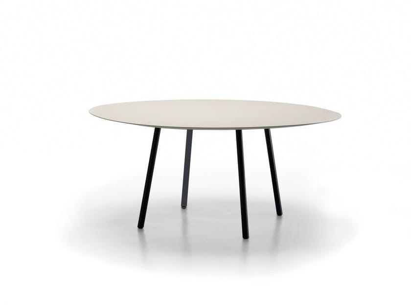 Meeting room by Viccarbe