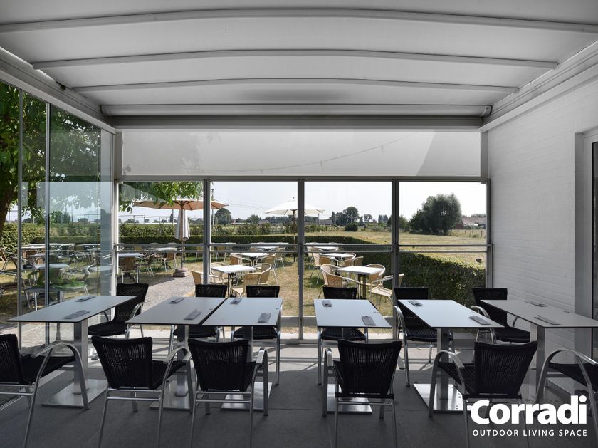 MAESTRO | Pergola with sliding cover By Corradi