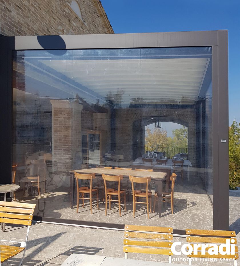 MAESTRO | Pergola with sliding cover By Corradi