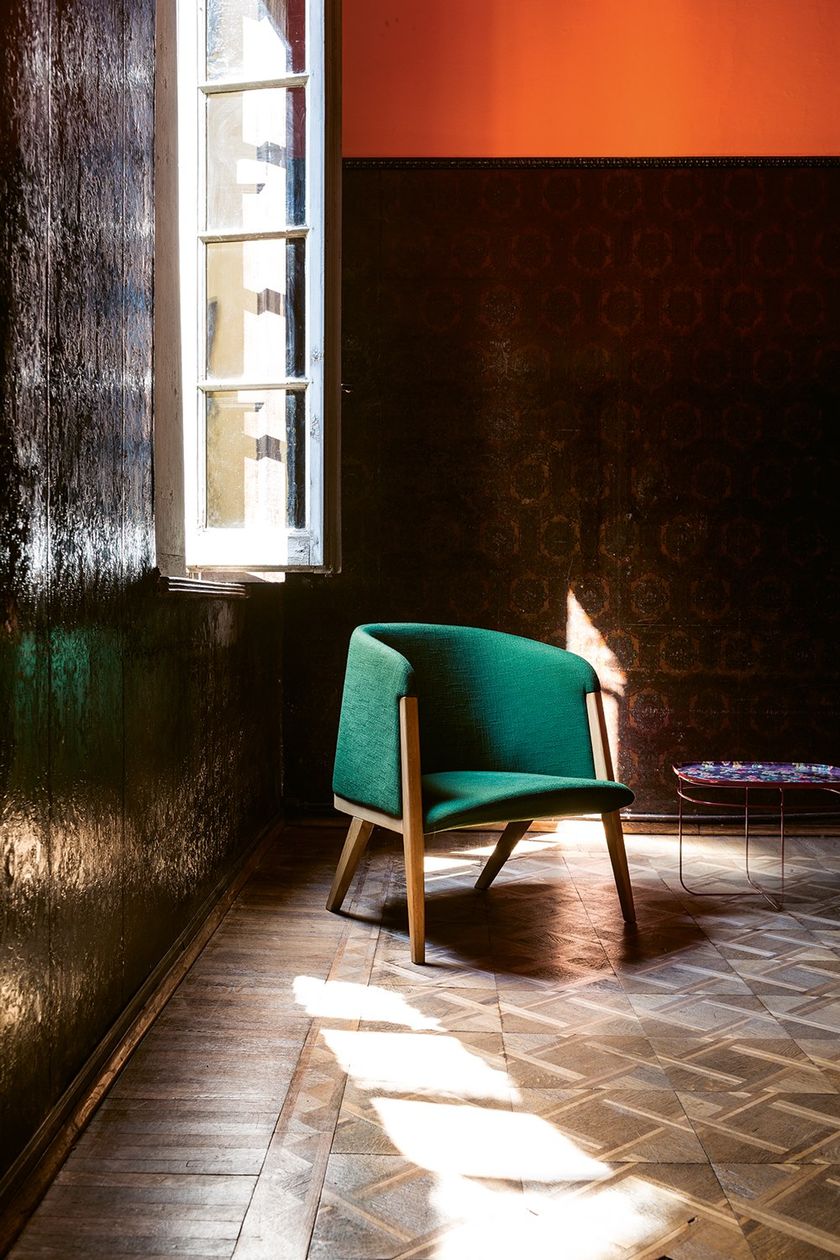 MAFALDA Butaca con brazos By Moroso | design Patricia Urquiola