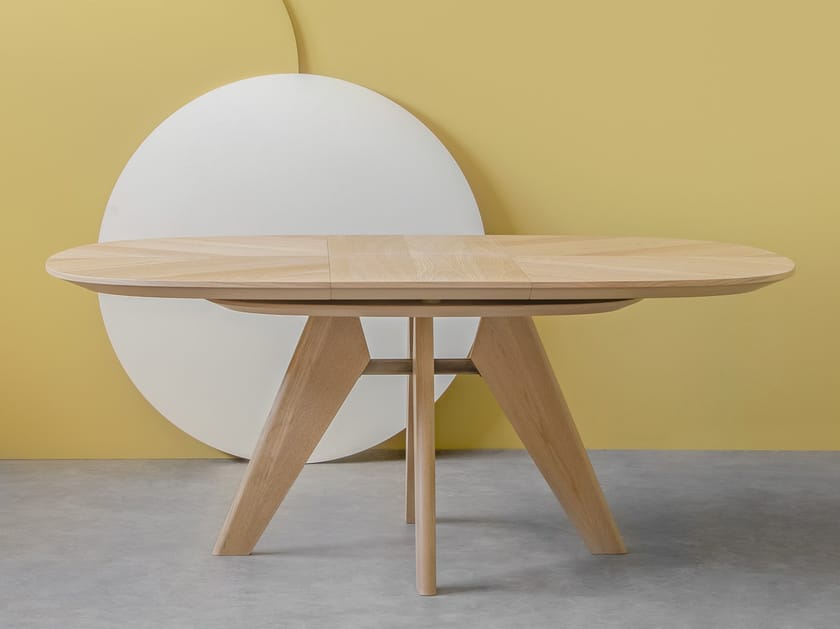 MAIDO SQUIRCLE Extending solid wood dining table By Anesis