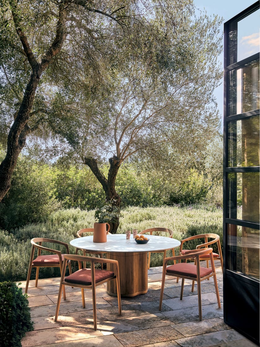 OGADO Ceramic dining table By MANUTTI