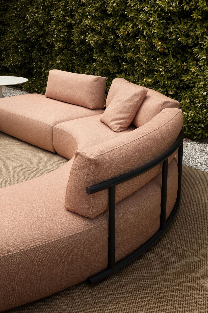 COSY Modular fabric garden sofa By MDF Italia | design Francesco Rota