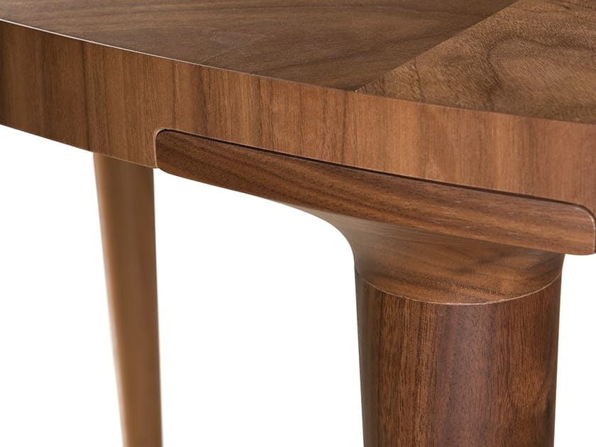 Round dining table MECO By Branco sobre Branco