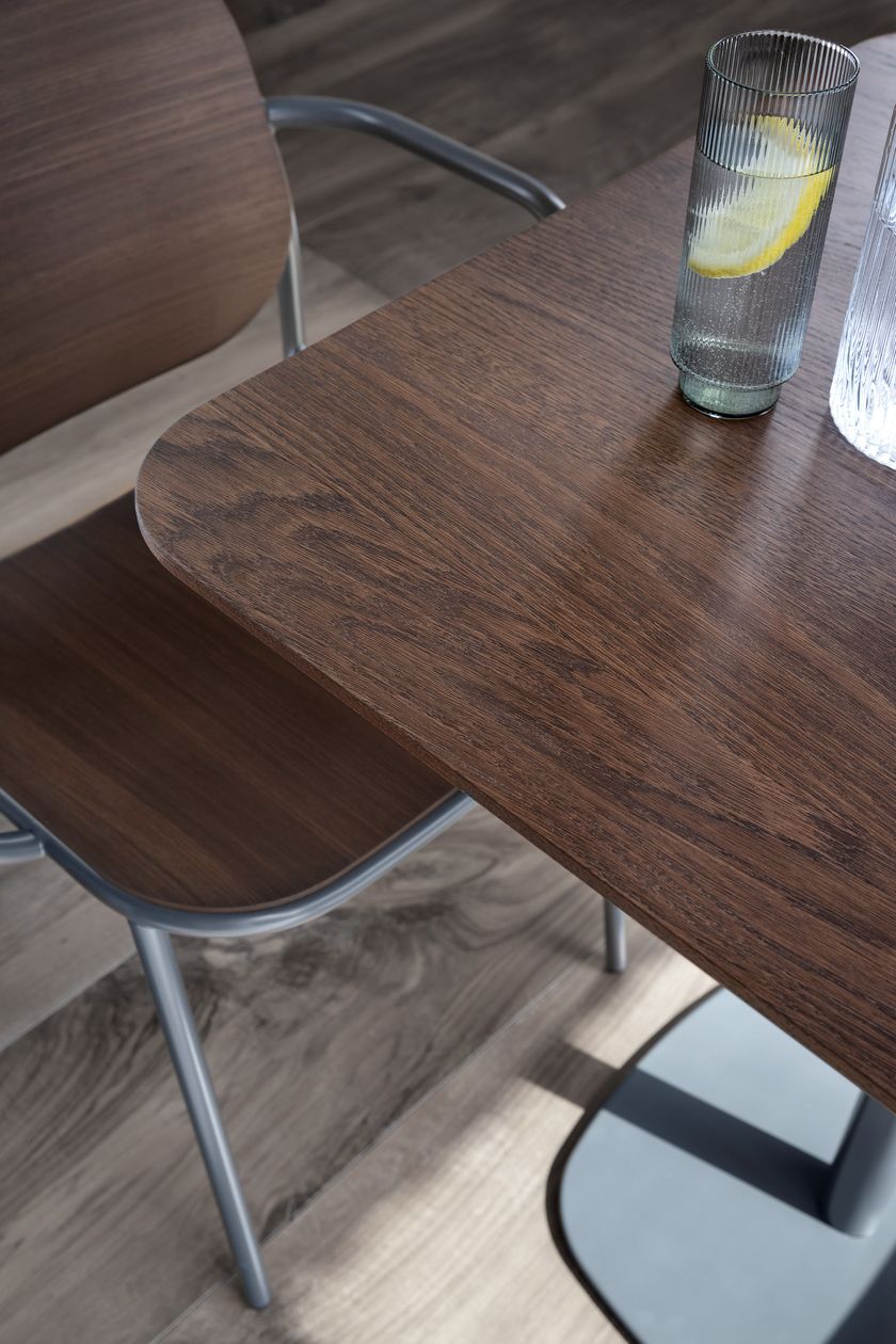 METIS DOT Stackable metal chair with armrests By TrabA' | design ...