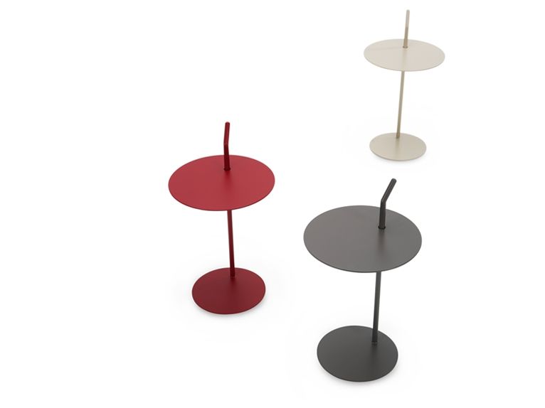 MIKKI Low metal side table By Now & Future | design GOODO Design