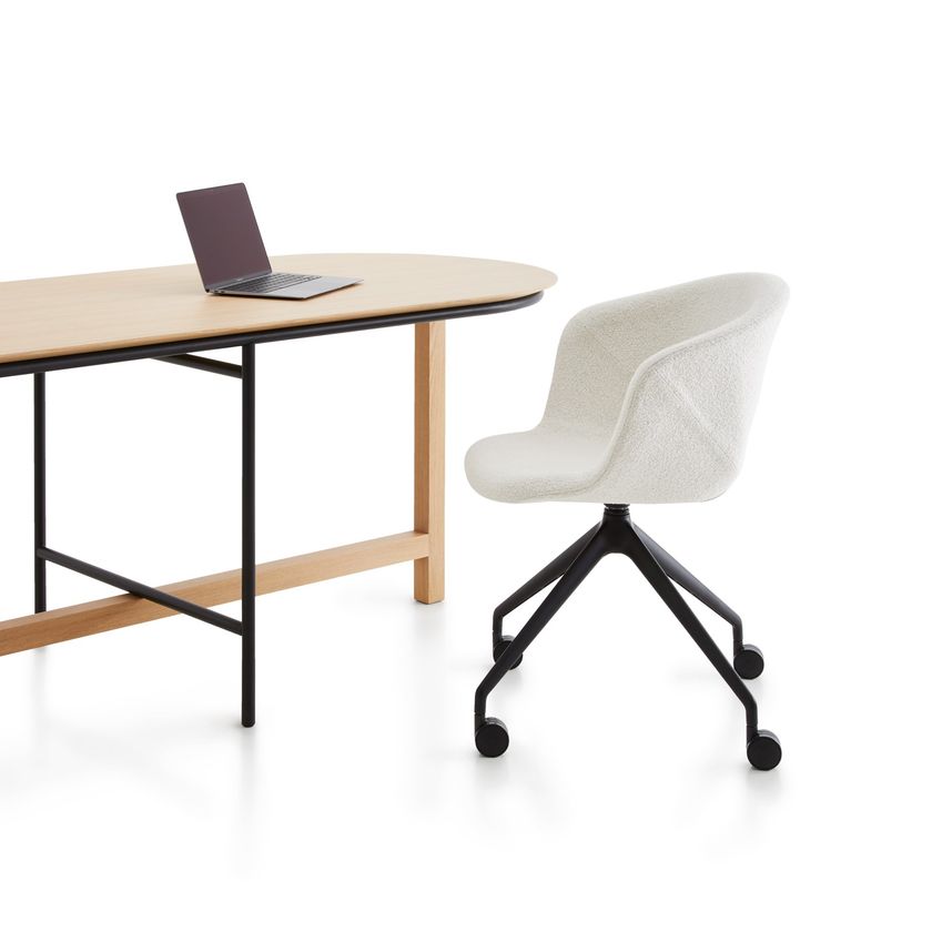MIMICO Table ovale à manger en bois By Crassevig | design ITCH