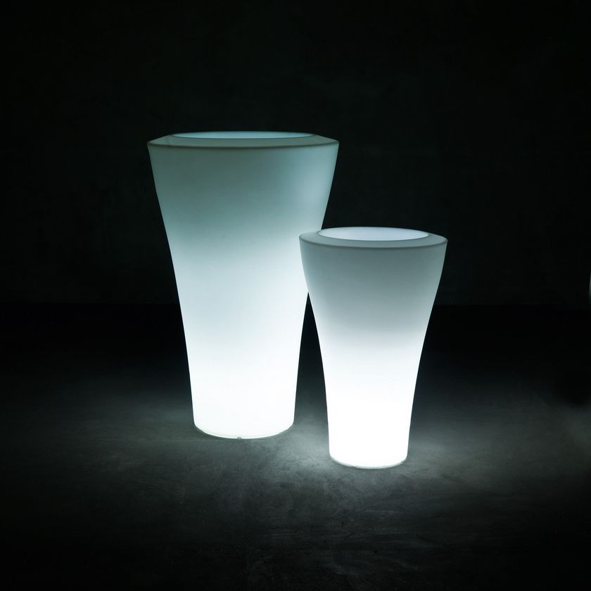 MING | Vaso da giardino alto By Serralunga design Rodolfo Dordoni