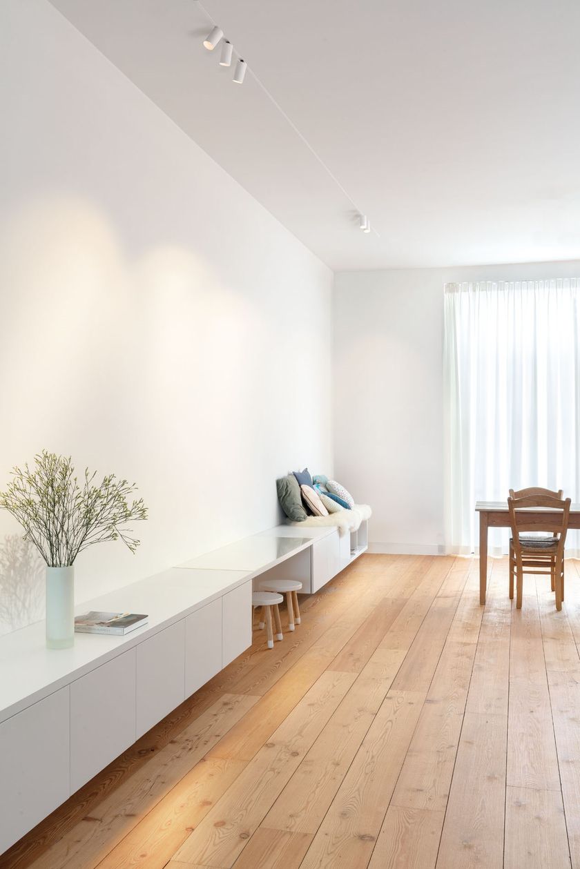 MINUDE LED track-Light By Modular Lighting Instruments