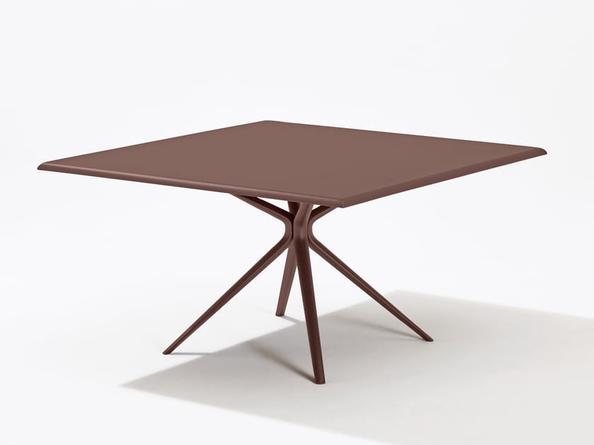 Outdoor furniture by FAST | Archiproducts