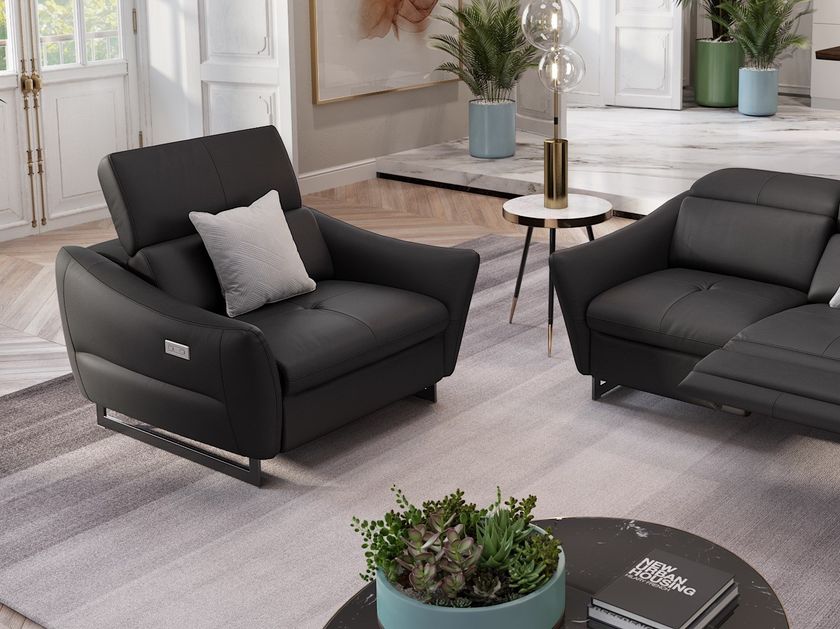 MODENA | Leather armchair By Sofanella