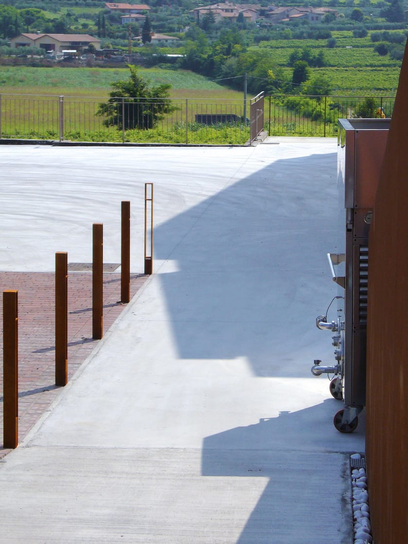 MOKA | Bollard Corten™ bollard post with base plate By Metalco | design ...