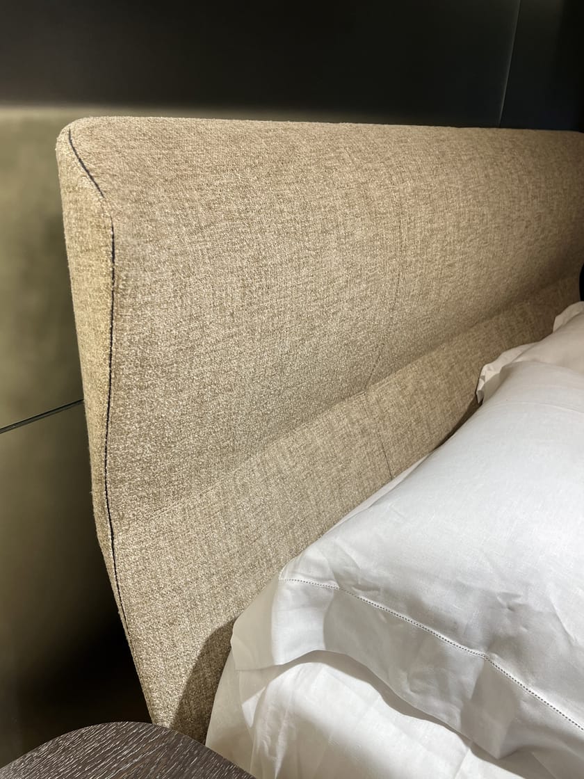 MOLTENI - AZUL bed By In Stock design Nicola Gallizia