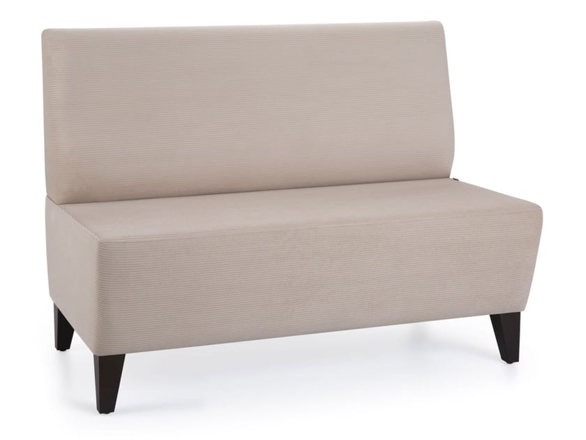 MONDI | Small sofa By Sandalyeci