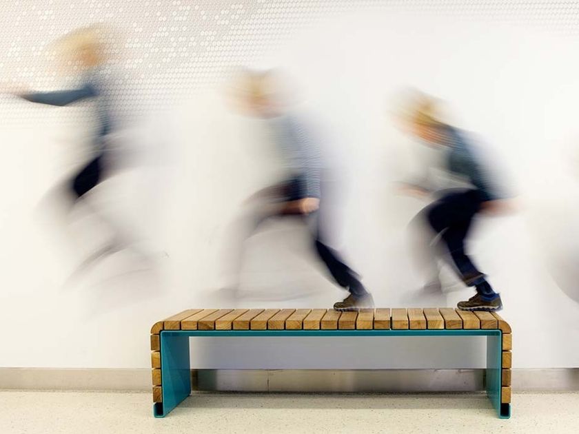 Parkbank aus Stahl und Holz ohne Rückenlehne MOVE By VESTRE