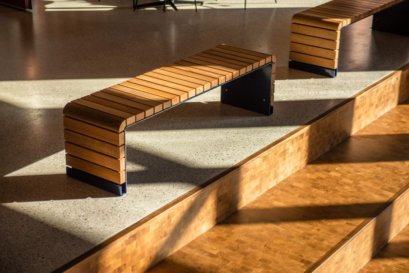Parkbank aus Stahl und Holz ohne Rückenlehne MOVE By VESTRE