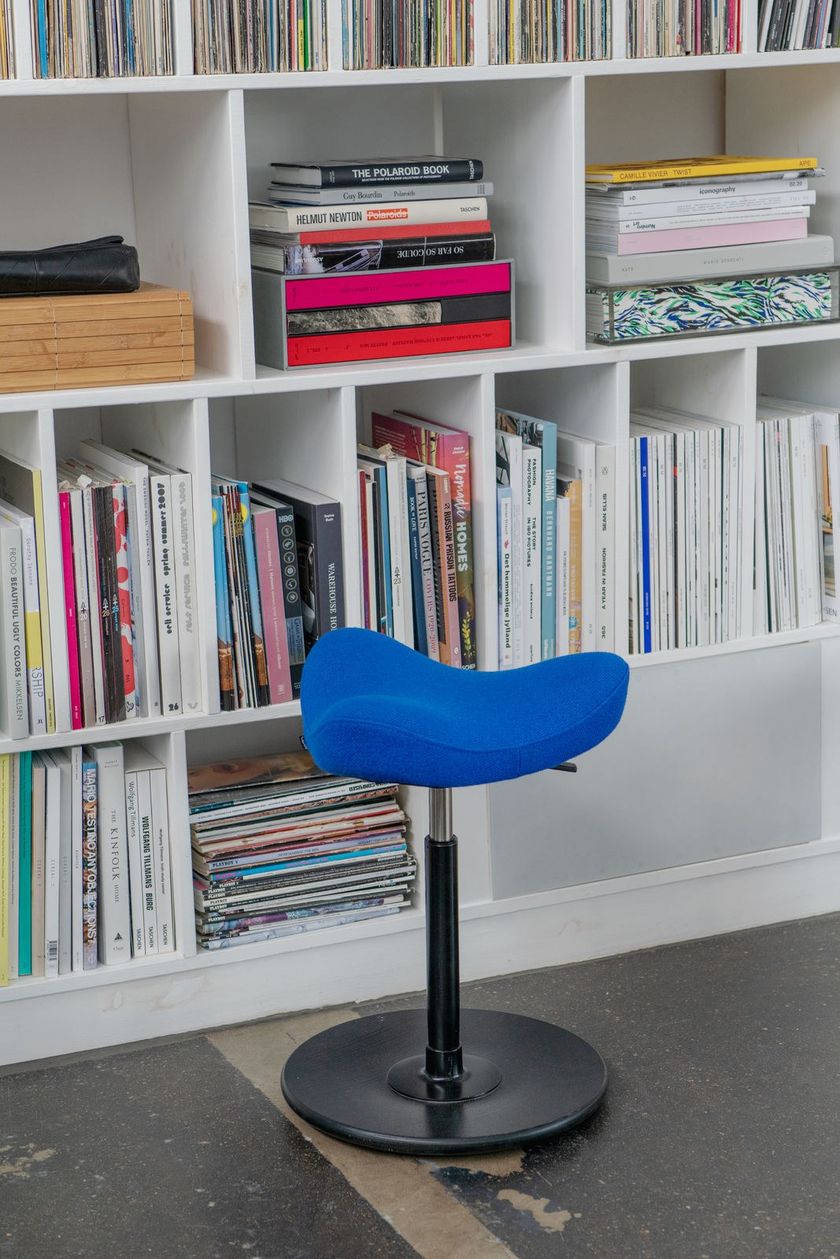 The versatile saddle chair for sit/stand support MOVE™ By Varier Furniture