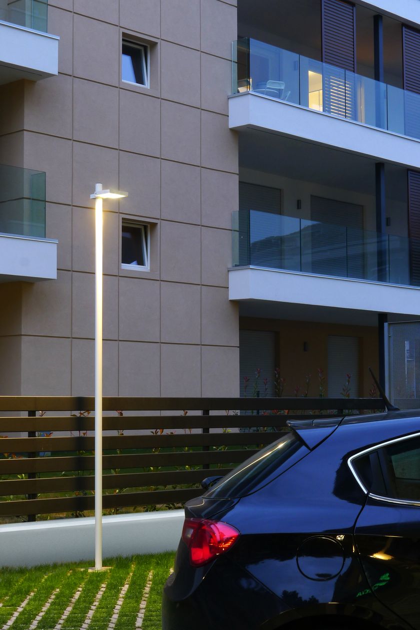 MOVIT LED aluminium garden lamp post By SIMES