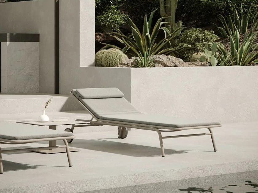 MEL Aluminum and Batyline® sun lounger sun lounger By MUSOLA