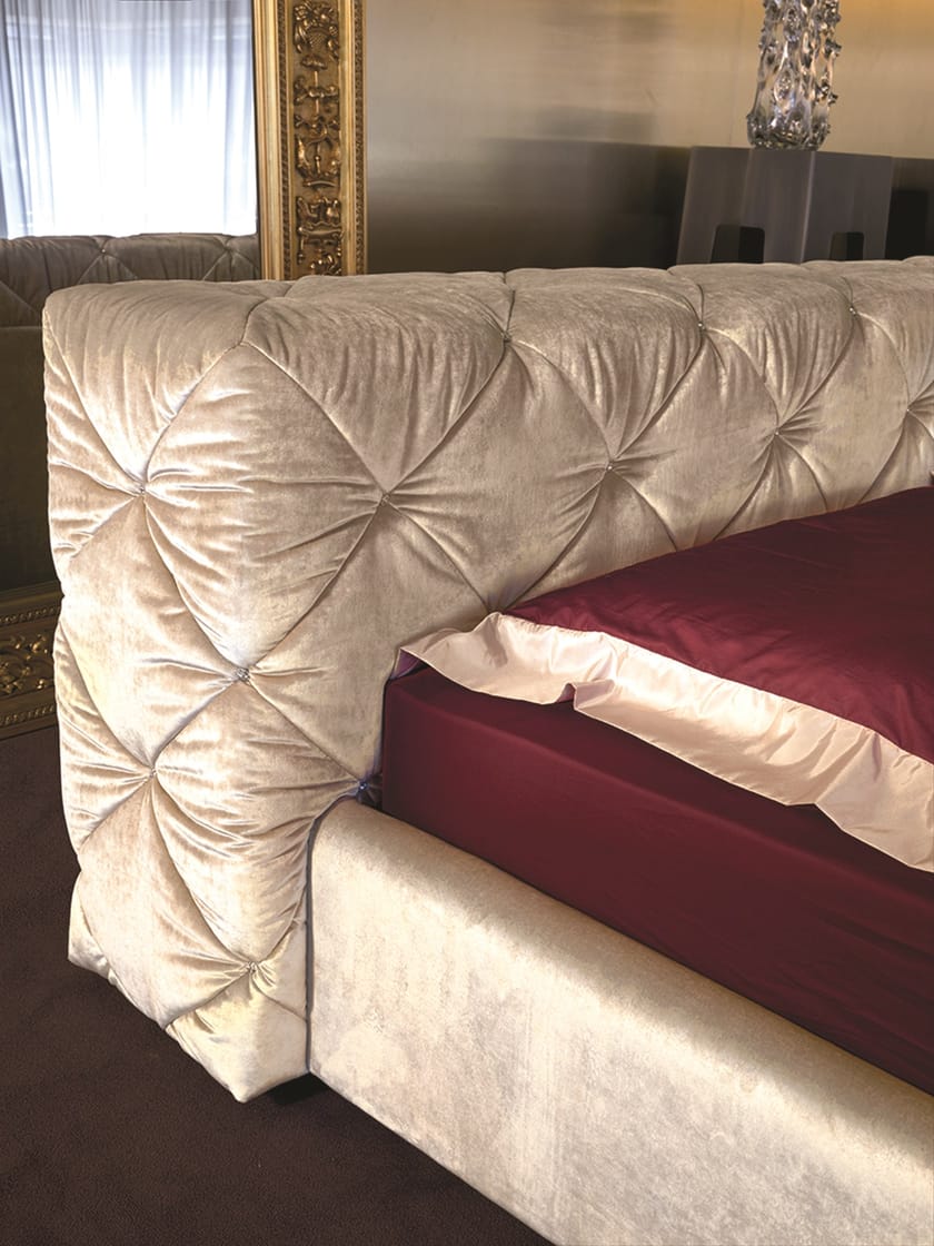 MUST | Bed By Longhi design Giuseppe Viganò