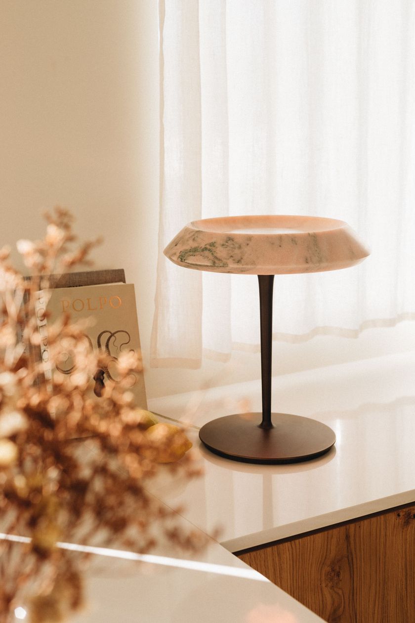 FIORE ESTREMOZ ROSA LED marble table lamp By Maami Home | design Fábio ...