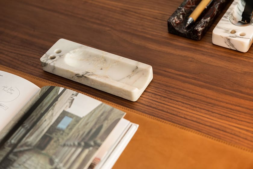 HALF PIPE ARABESCATO Arabescato marble pen holder By Maami Home | design