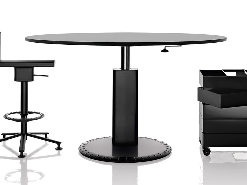 360° Round height-adjustable table By Magis
