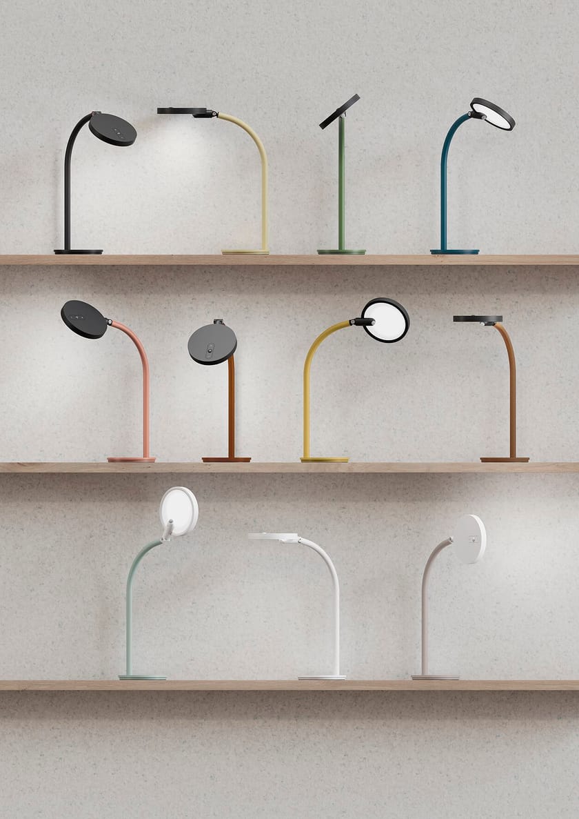 LOOLA MINI Adjustable LED desk lamp with dimmer By Manade | design ...