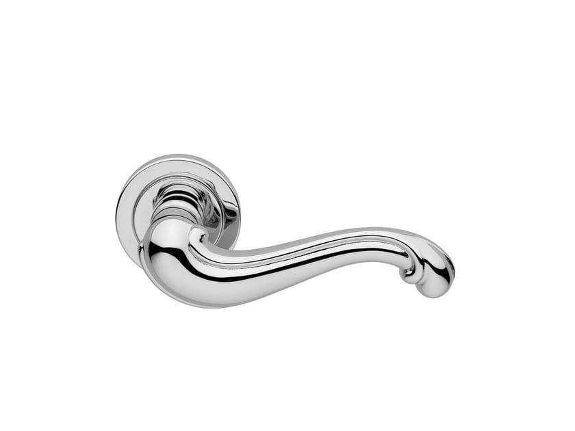 BAROCCO Brass door handle with lock on rose By Manital