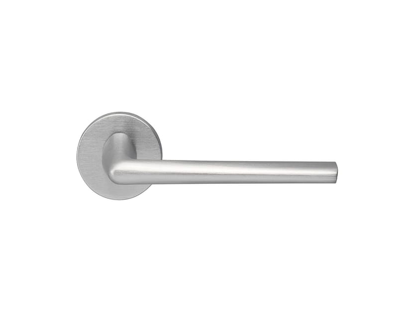 ROUND Zinc door handle with lock on rose By Manital