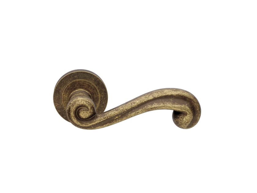 PLAZA Brass door handle with lock on rose By Manital
