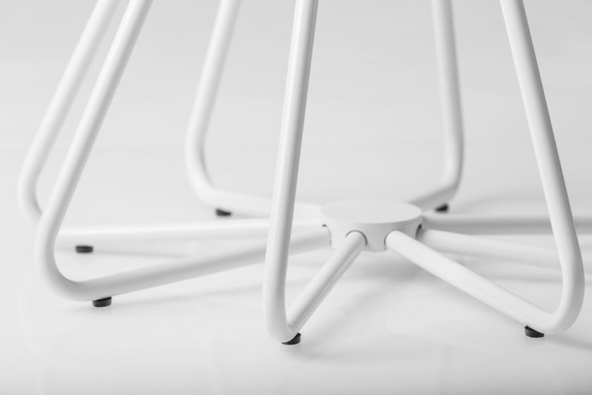 PEPE Round metal contract table By Mara | design BICUBE DESIGN