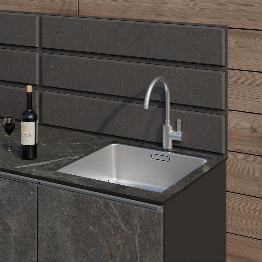 OUTDOOR KITCHEN CABINET CSTM011 户外厨房 By MaxForm