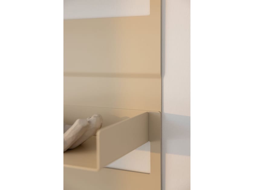 ARIS Wall shelf By Metallbude