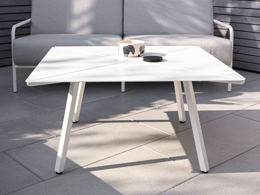 SUNIVA Table By Metallbude