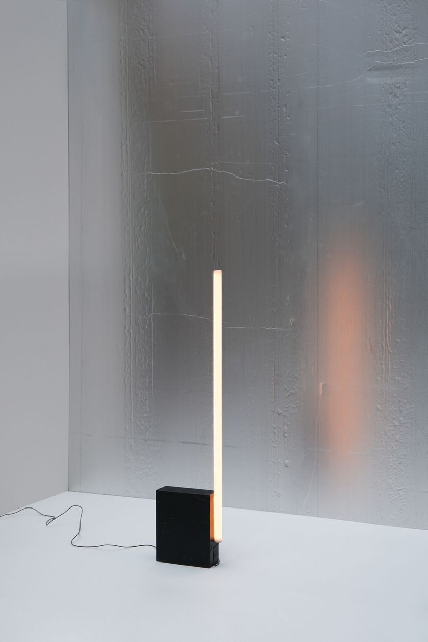 RELAY 1 Luminária de pé By Michael Anastassiades