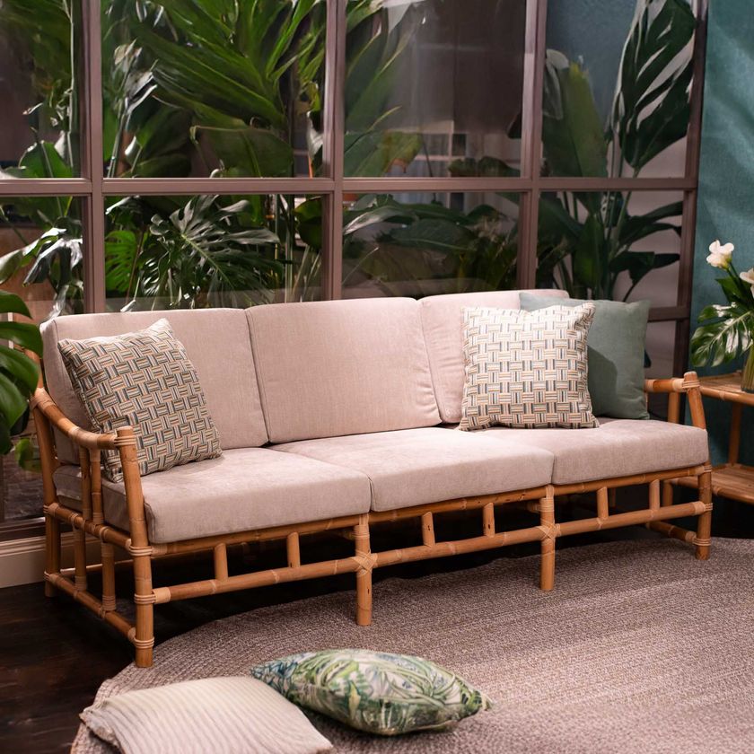 MAYA Sofa By Mila Maurizi