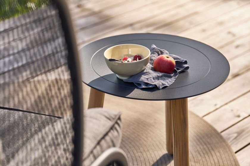 MINDO 118 Round aluminium garden side table By Mindo