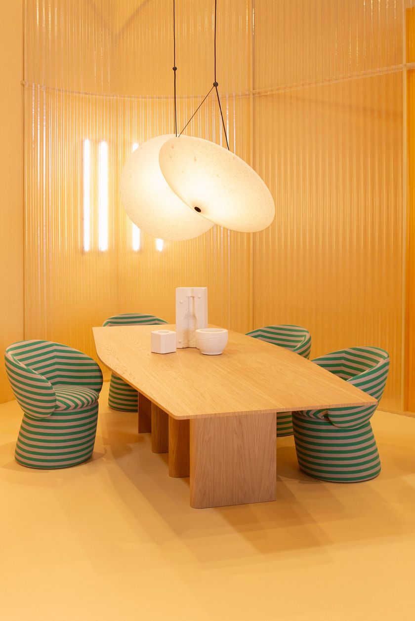 NAMI Barrel-shaped dining table By Miniforms