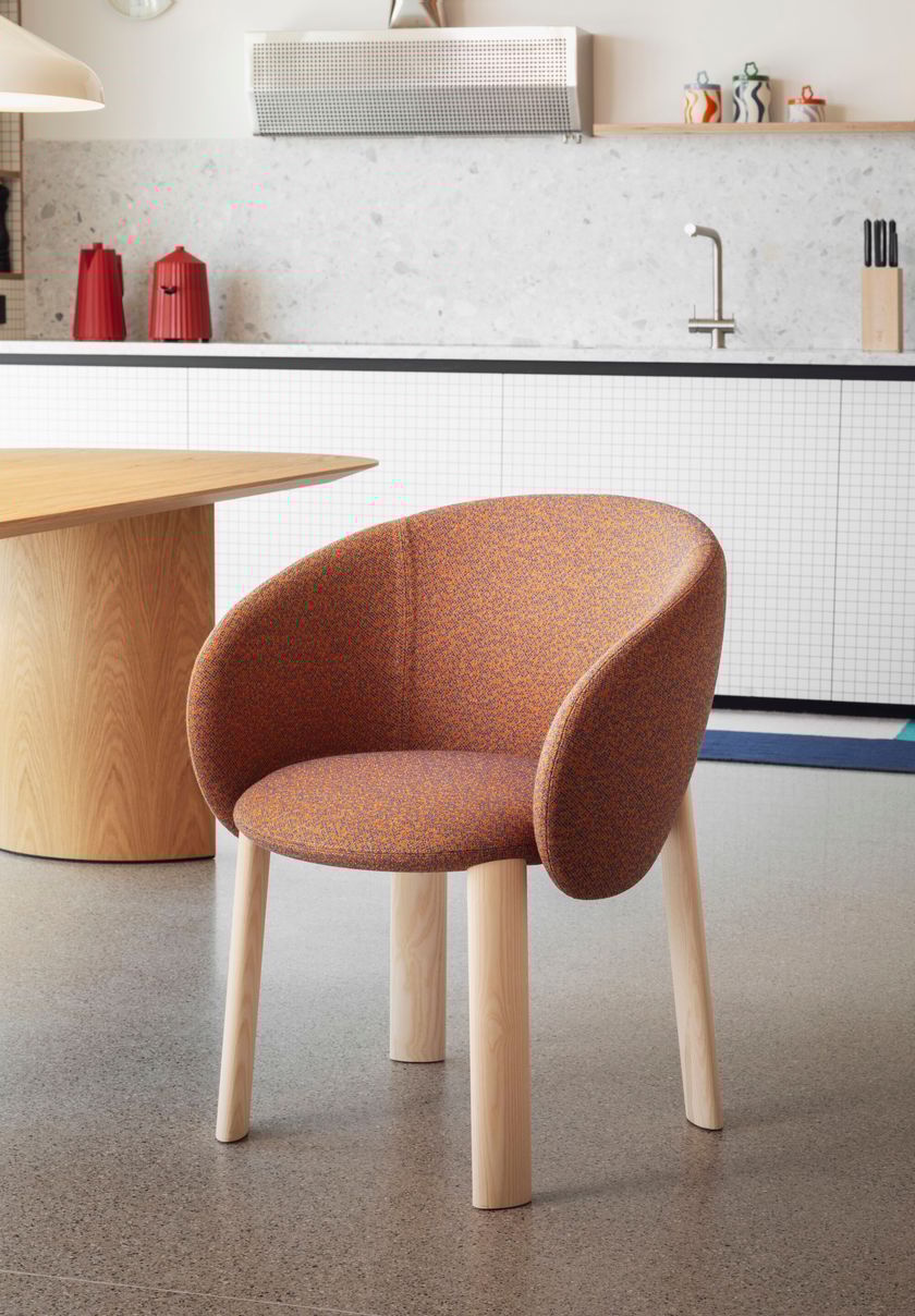 NEBULA WOOD Upholstered fabric chair with wooden base By Miniforms ...