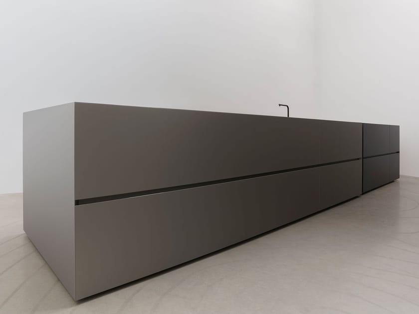 M3 Custom steel kitchen without handles with island By Minimal