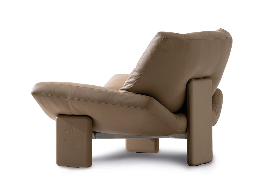 EMMI 扶手椅 By Minotti