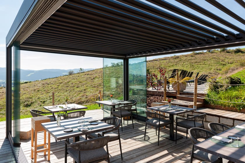 OPEN+ | Freestanding pergola Freestanding bioclimatic aluminium pergola ...