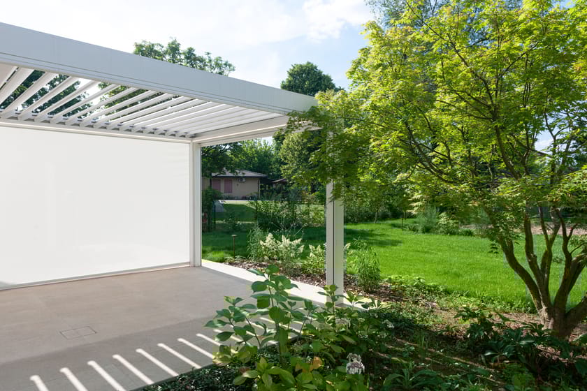 OPEN+ | Pergola addossata Pergola addossata bioclimatica in alluminio ...