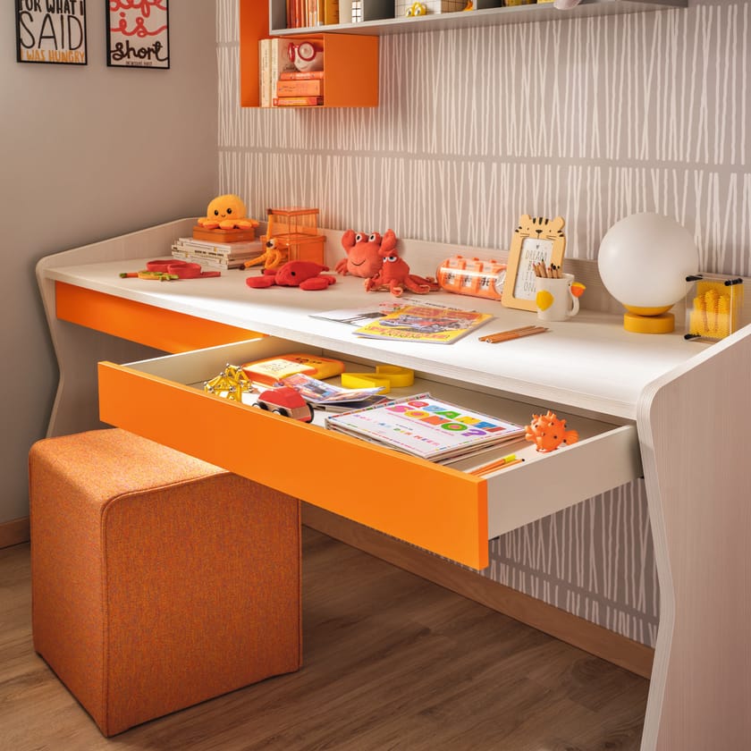 KC319 Bedroom set By Moretti Compact