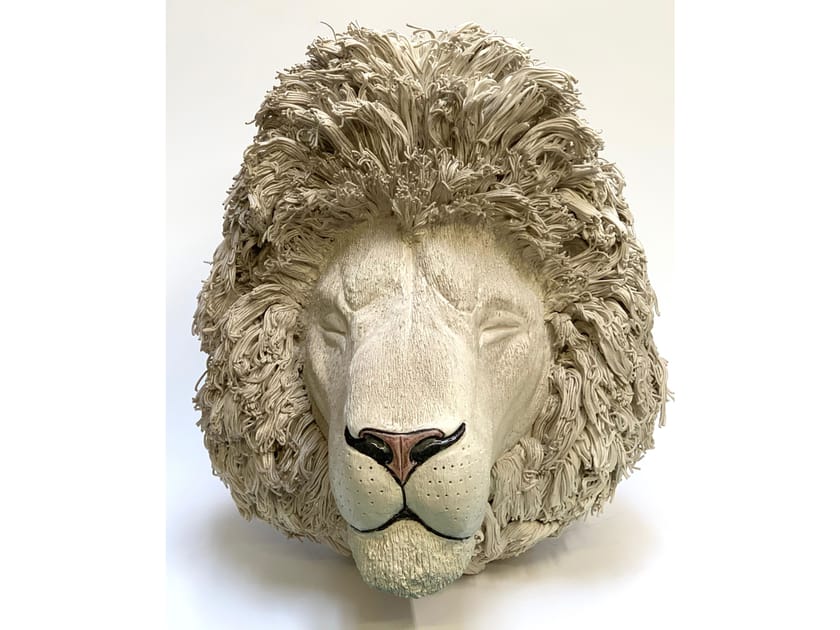 WHITE LION Sculpture By Mosche Bianche
