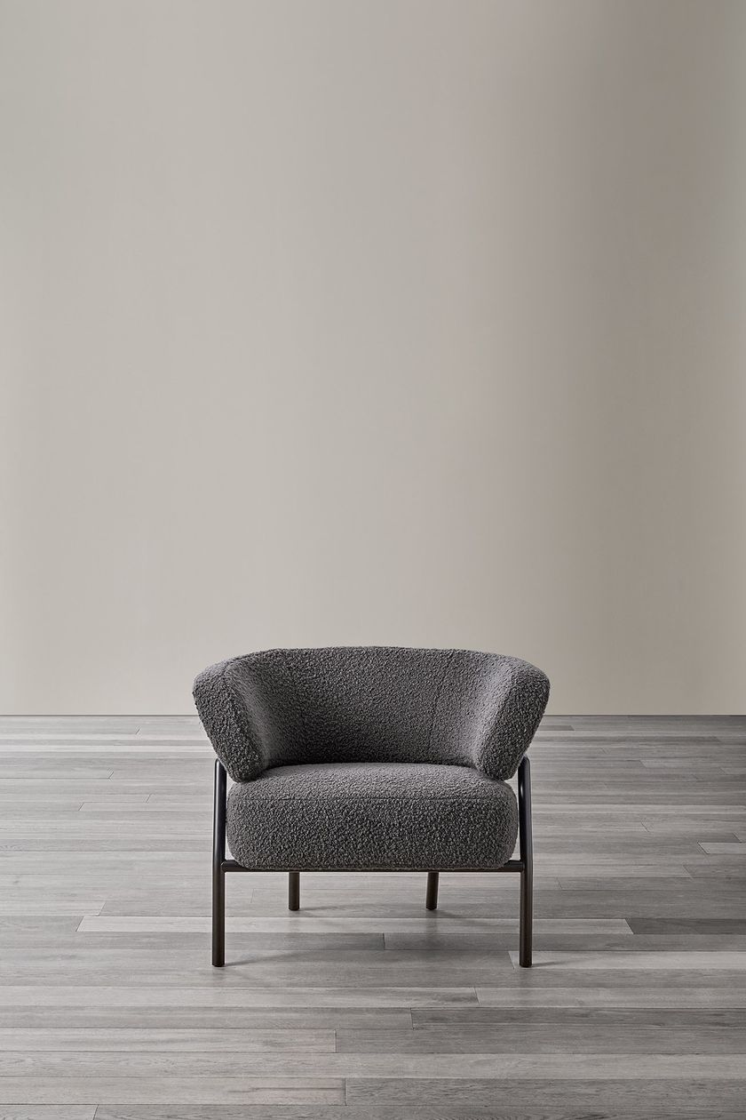 NANÌ Fabric armchair with armrests By Meridiani | design Andrea Parisio