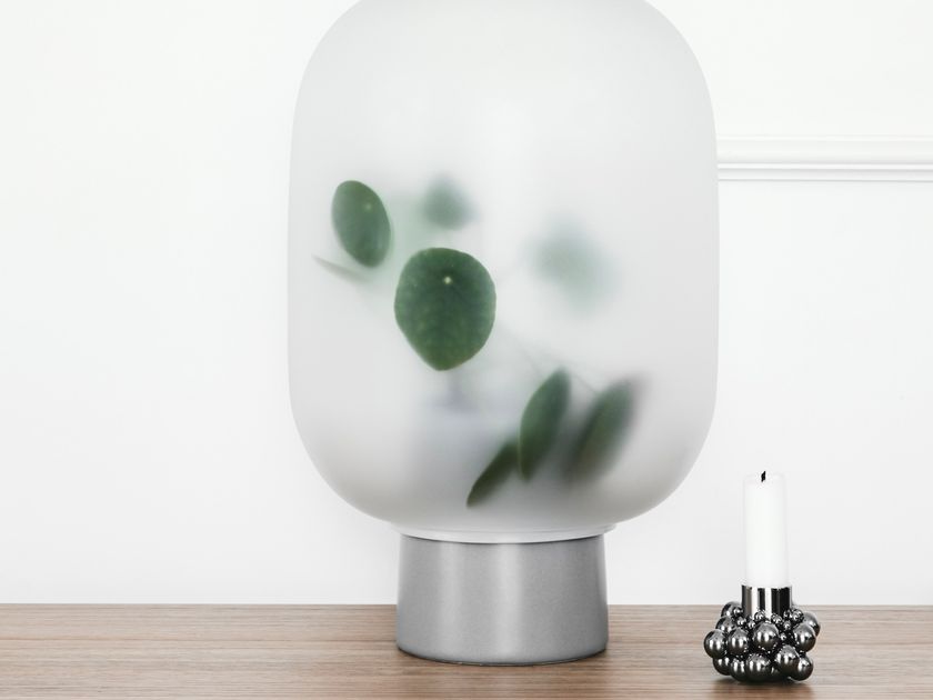 NEBL | Frosted glass vase By Gejst design Michael Rem