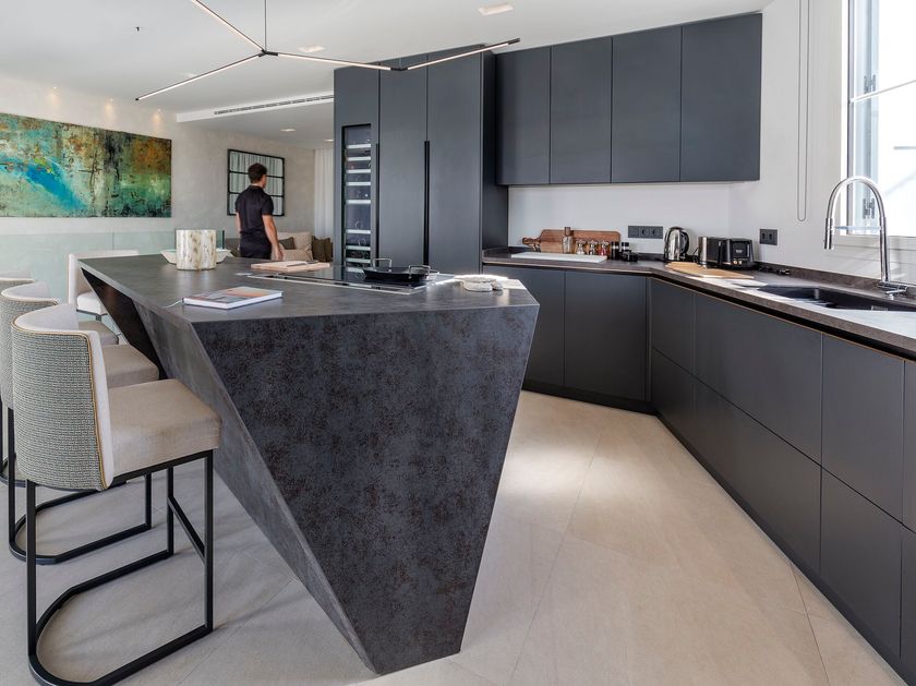 IRON GREY Pavimento/rivestimento in Neolith® effetto metallo By NEOLITH®