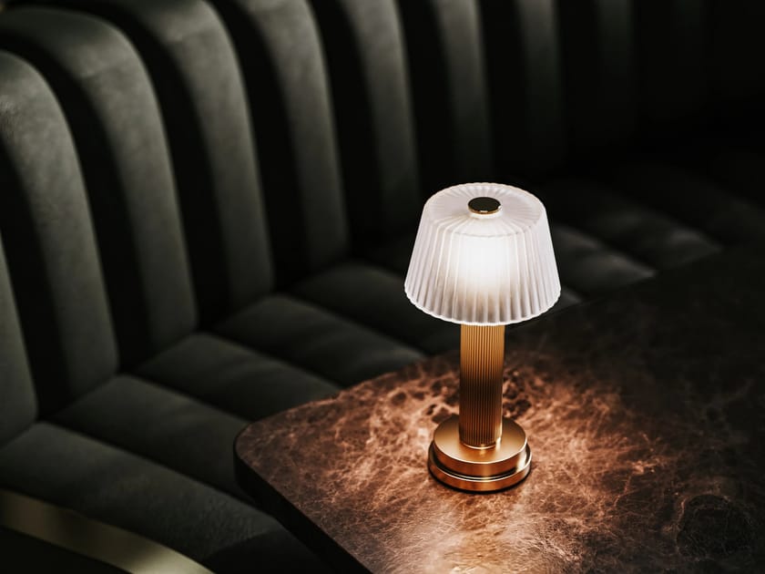 MANHATTAN Table lamp By NEOZ Lighting